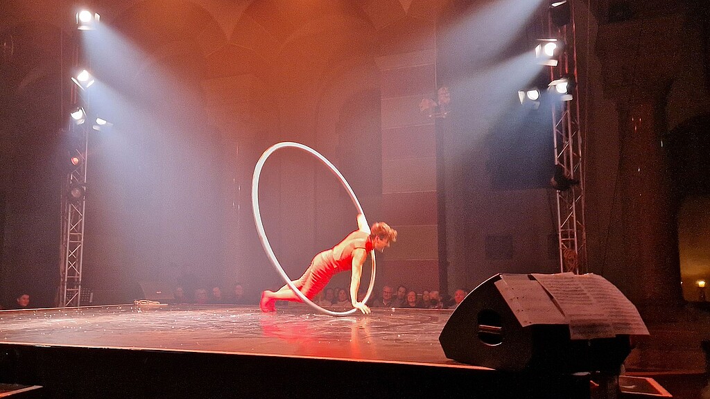 Eine himmlische Weihnachtsshow vom Cirque Bouffon